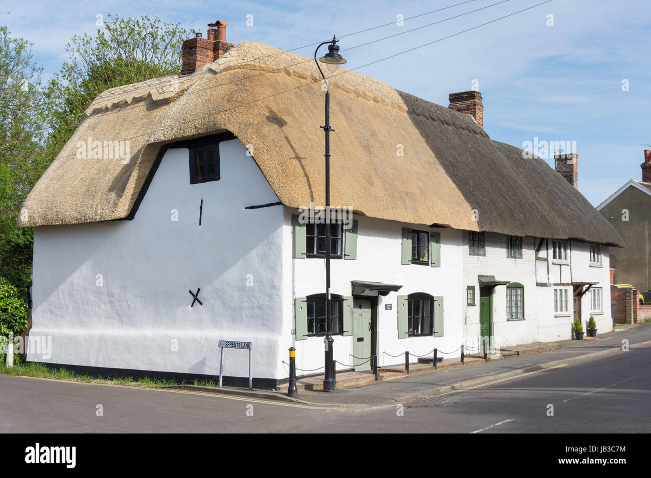 Thatched cottage, Winchester Street, Overton, Hampshire, England ...