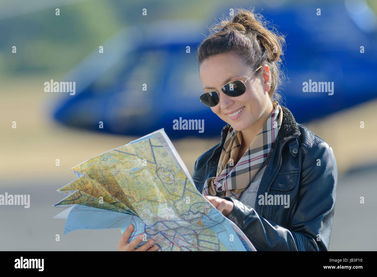Pilot reading map hi-res stock photography and images - Alamy