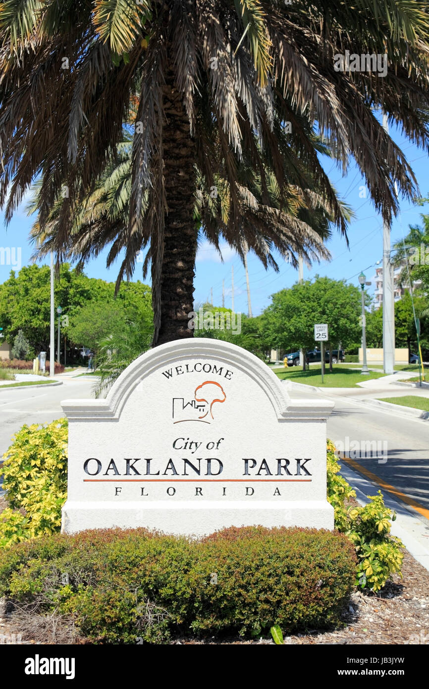 Ne 38th street hi-res stock photography and images - Alamy