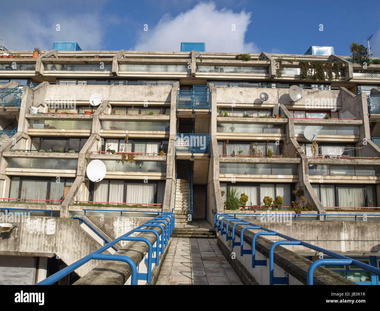 Alexandra road estate construction hi-res stock photography and images ...