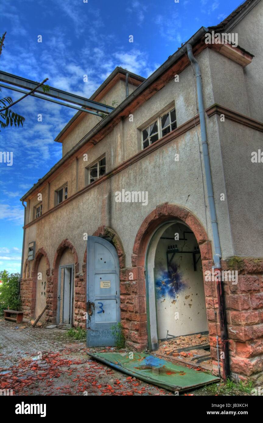 Brick wrecks hi-res stock photography and images - Alamy