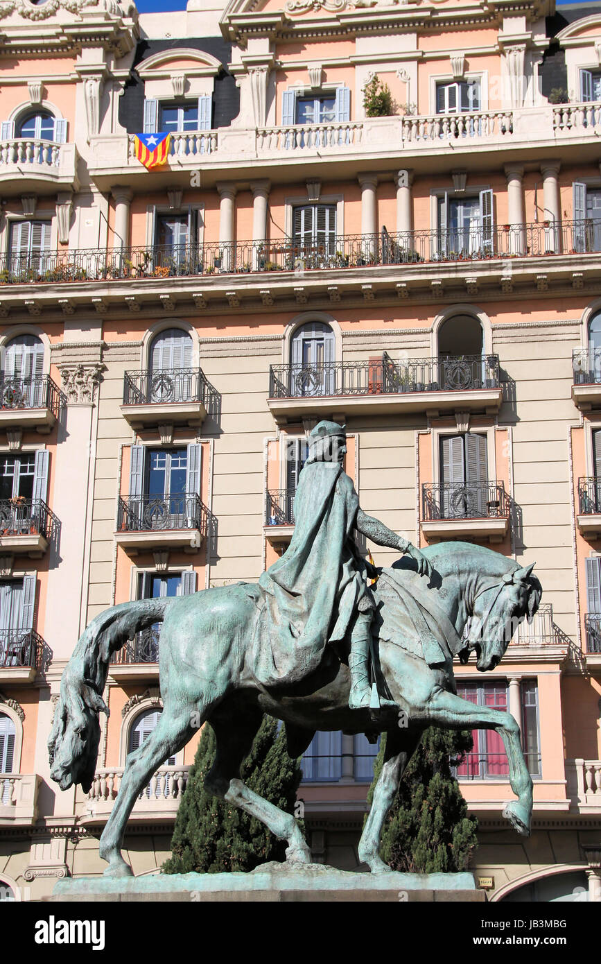 Raimund monument hi-res stock photography and images - Alamy