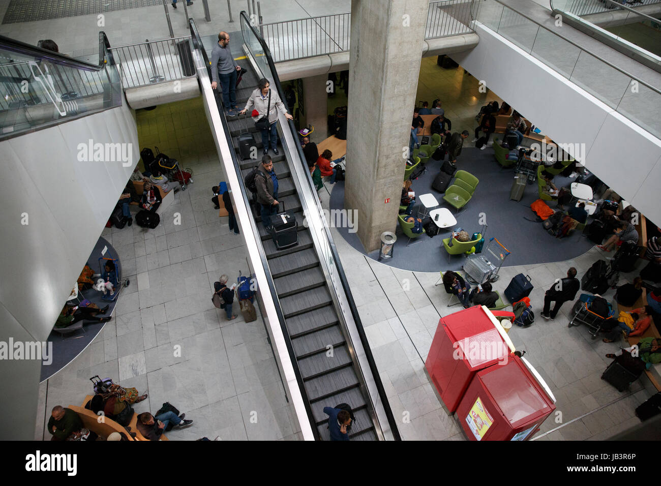 People passengers escalator multi level terminal, Roissy Charles de ...