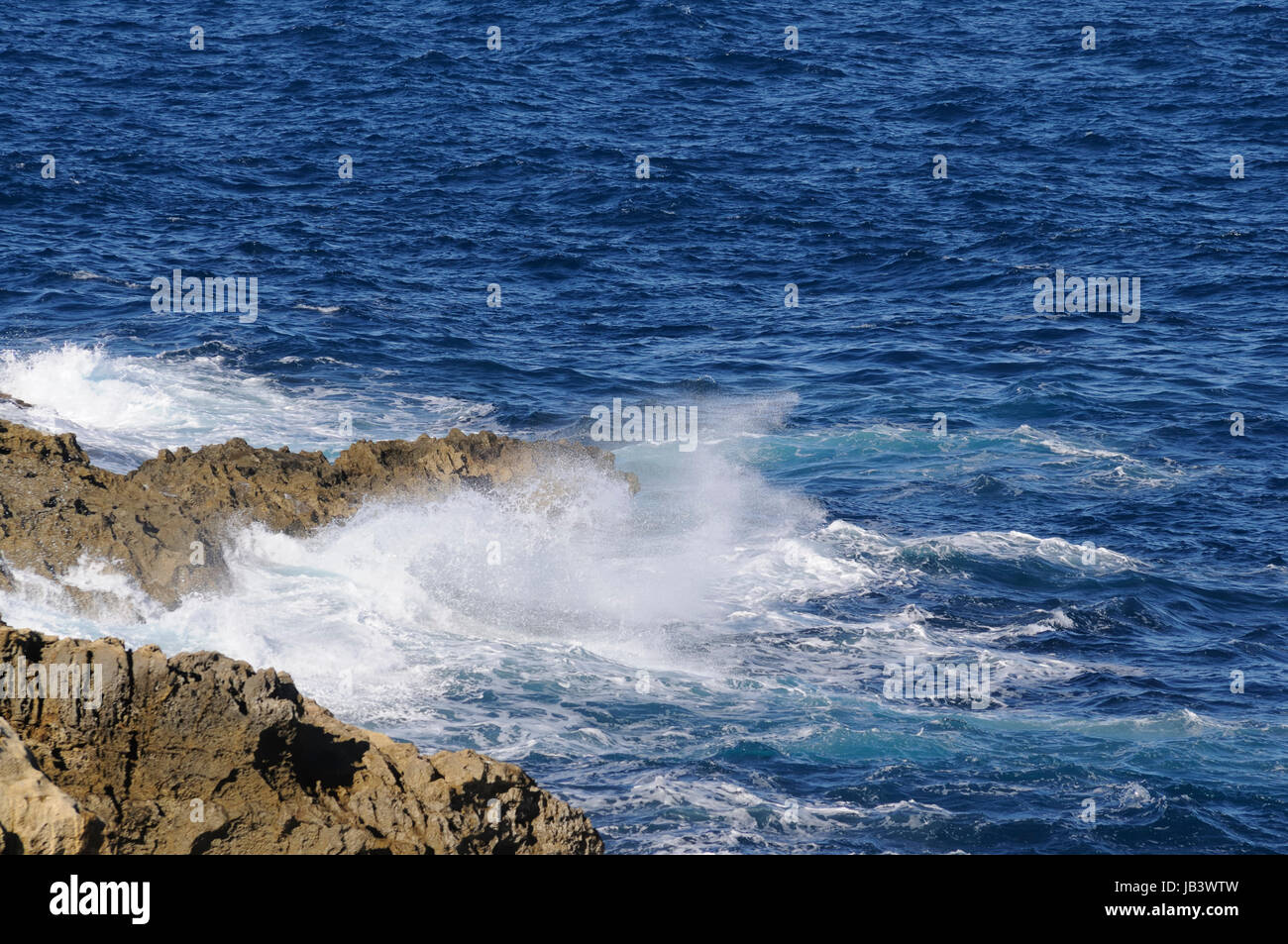 breaking of waves undulate Stock Photo - Alamy