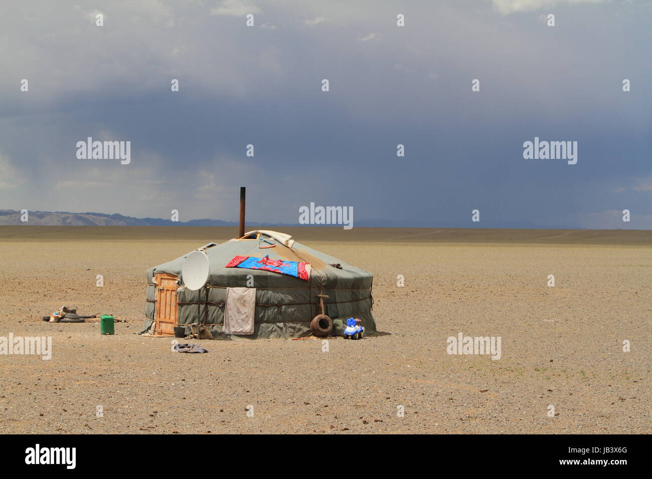 yurts and tent settlement in the gobi desert mongolia Stock Photo - Alamy