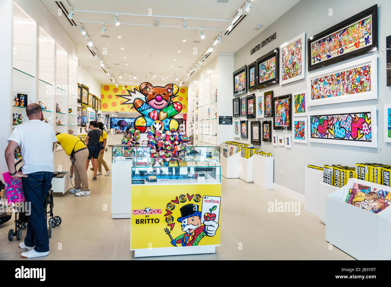 Miami Beach Florida,Lincoln Road,pedestrian mall,store,shopping shopper ...