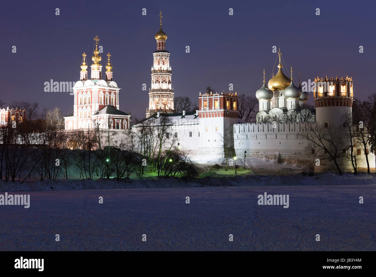 Beautiful view of Novodevichy Convent at night, Moscow, Russia Stock ...