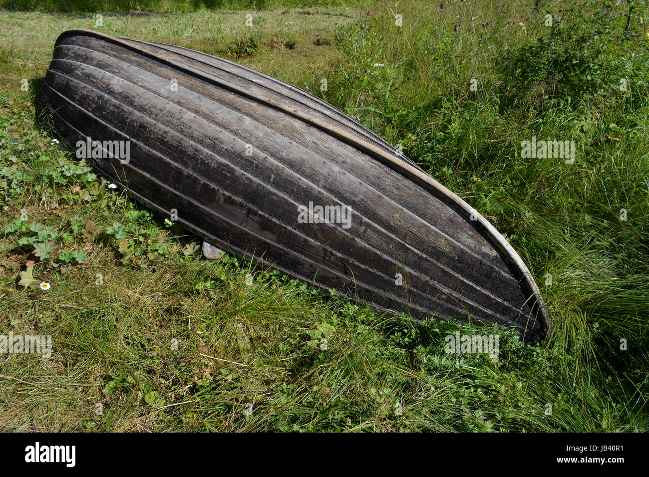 Tar boat hi-res stock photography and images - Alamy