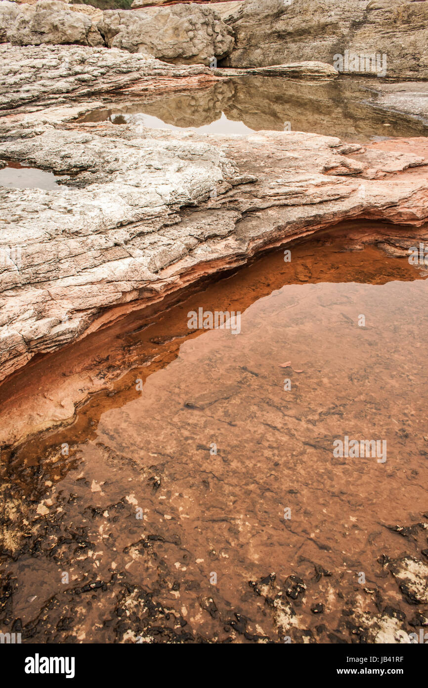 Different colored rock layers hi-res stock photography and images - Alamy