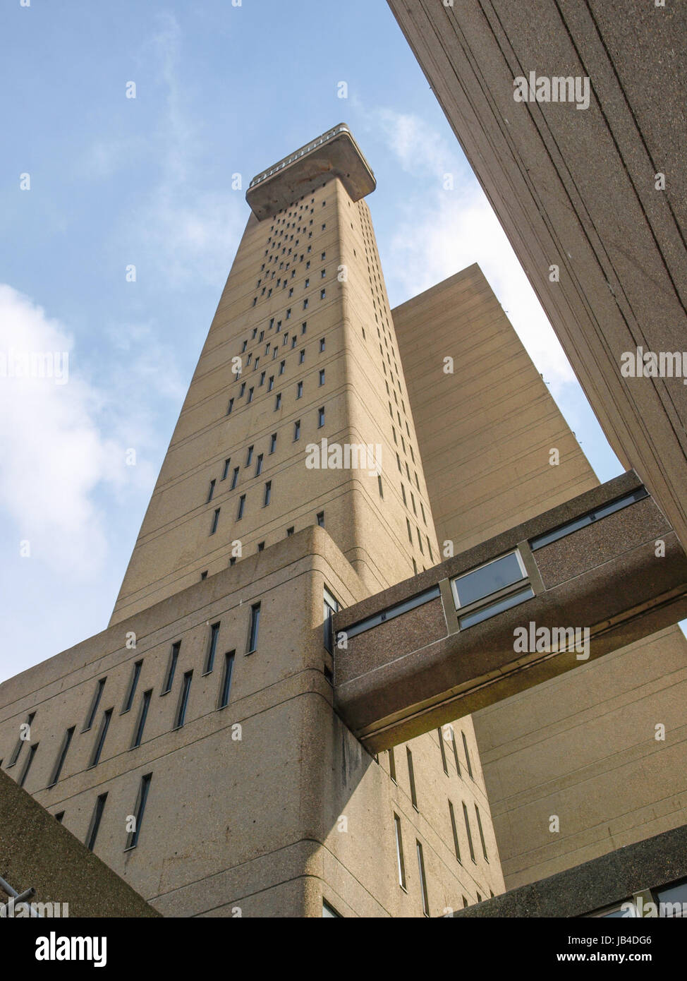 LONDON, ENGLAND, UK - MARCH 05, 2009: The Trellick Tower in North ...