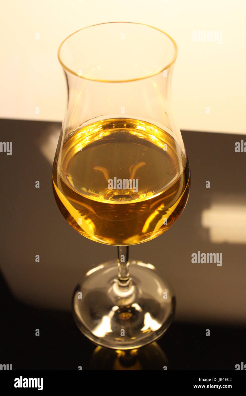 Whisky - Stillleben Stock Photo - Alamy