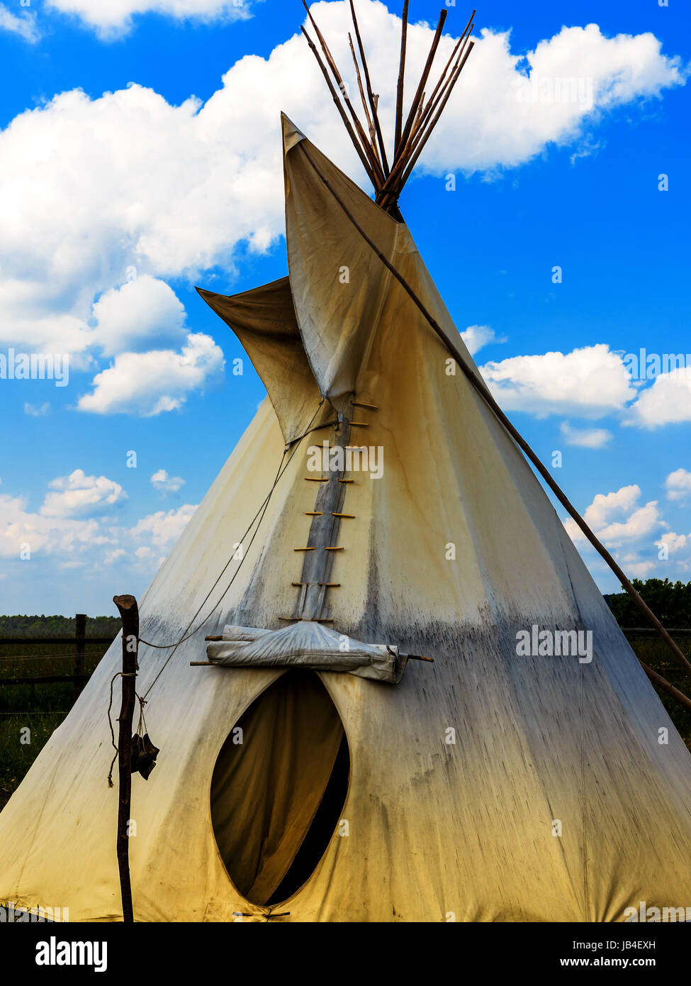Indianer zelt hi-res stock photography and images - Alamy
