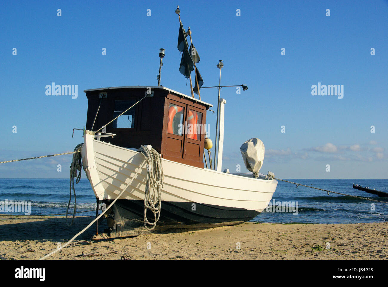 Fischkutter am Strand - fishing cutter on the beach 05 Stock Photo - Alamy