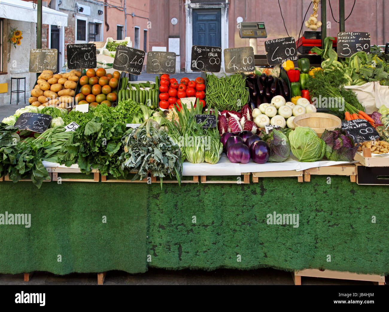 Market stall with fresh organic vegetables piles Stock Photo - Alamy