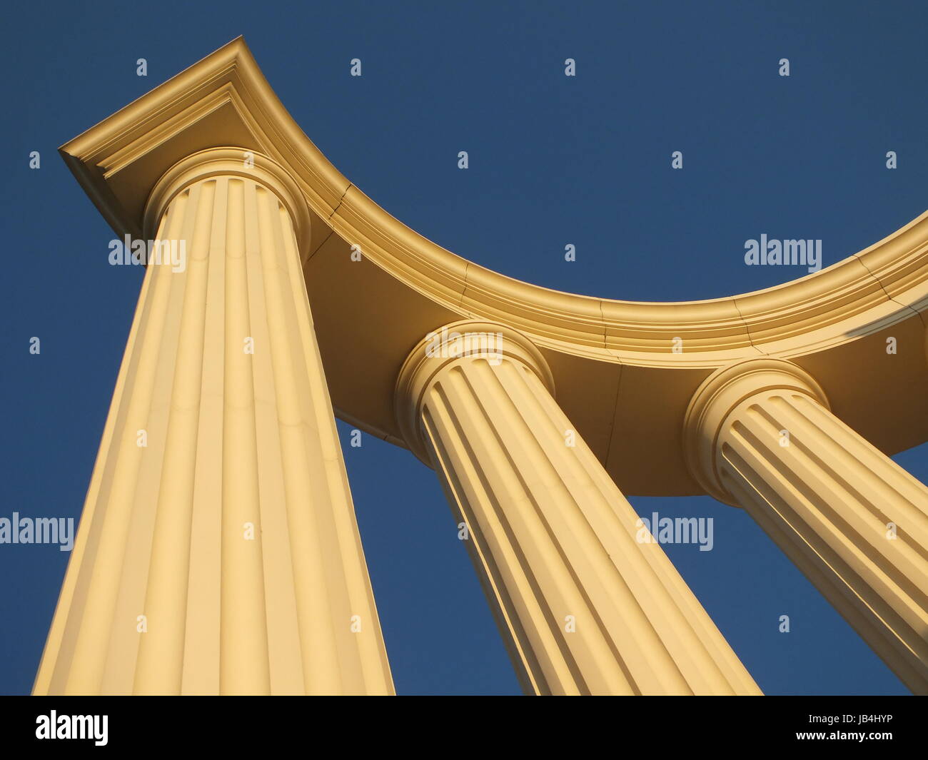 Curved colonnade hi-res stock photography and images - Alamy