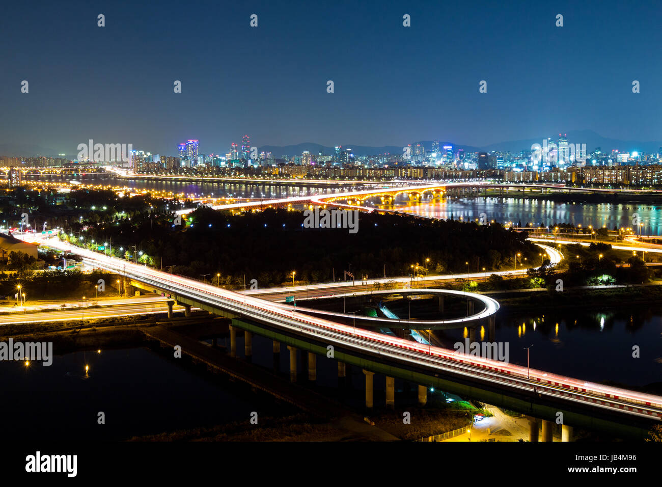 Expressway in Seoul at night Stock Photo - Alamy