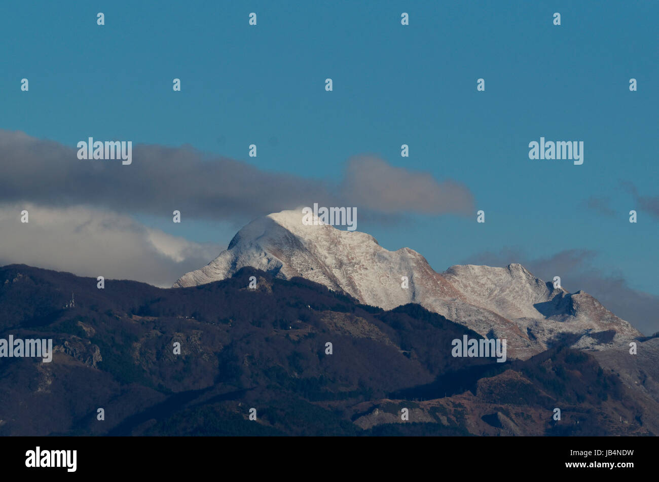 apuan alps in tuscany , italy Stock Photo - Alamy