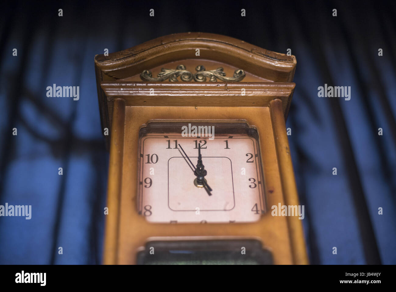 Old dusty clock hi-res stock photography and images - Alamy