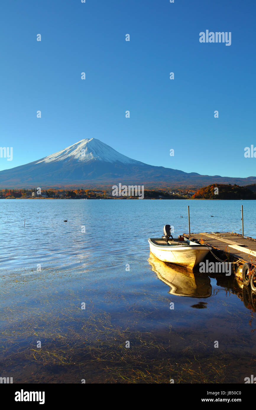 Fisherman mount fuji fishing hi-res stock photography and images - Alamy