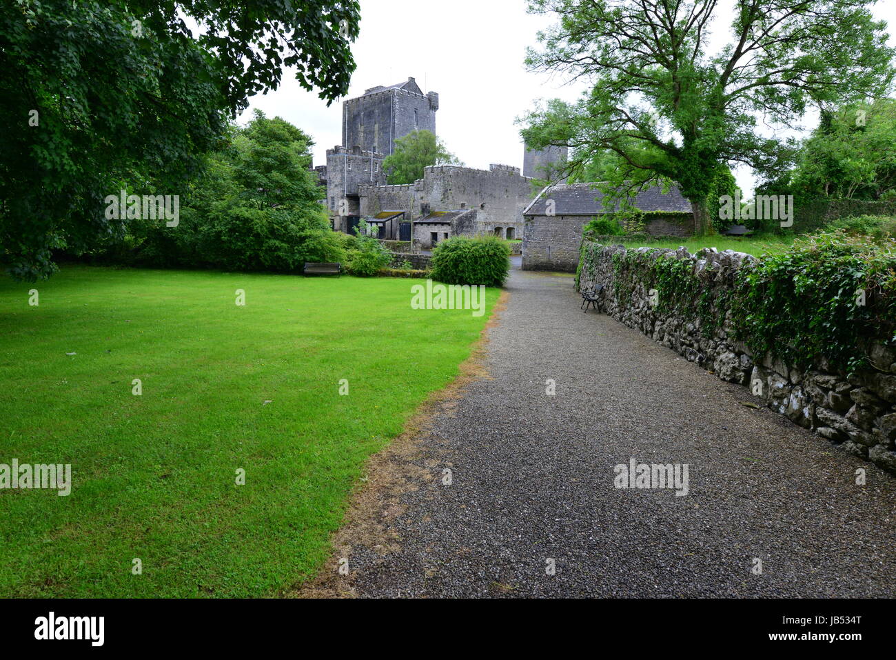 Knappogue castle in Ireland on a dull summers day in June Stock Photo ...