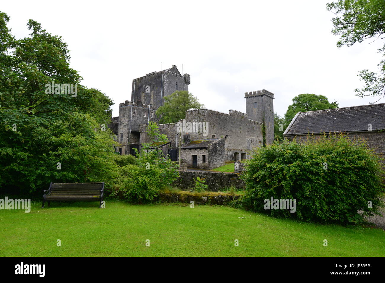 Knappogue castle in Ireland on a dull summers day in June Stock Photo ...