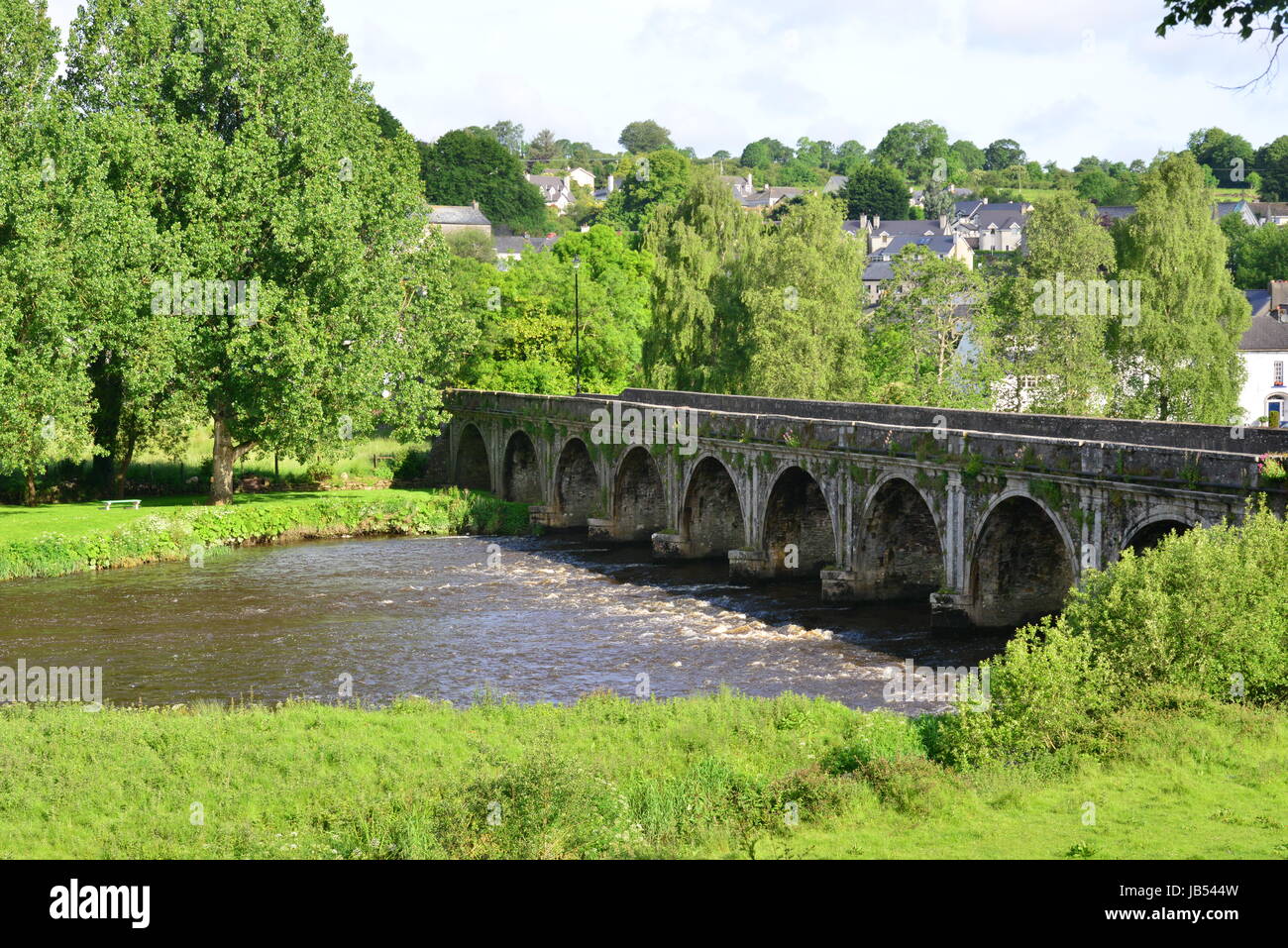 The bridge at the village of Inistioge in Summertime Stock Photo - Alamy