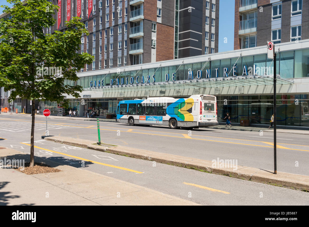 Montreal coach terminal hi-res stock photography and images - Alamy