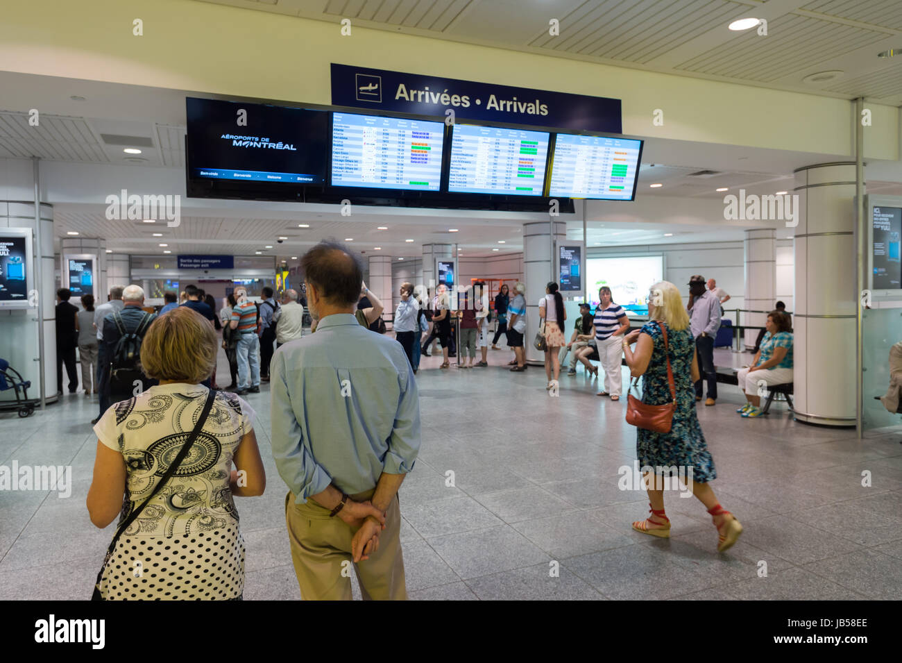 Family and airport and waiting High Resolution Stock Photography and Images - Alamy