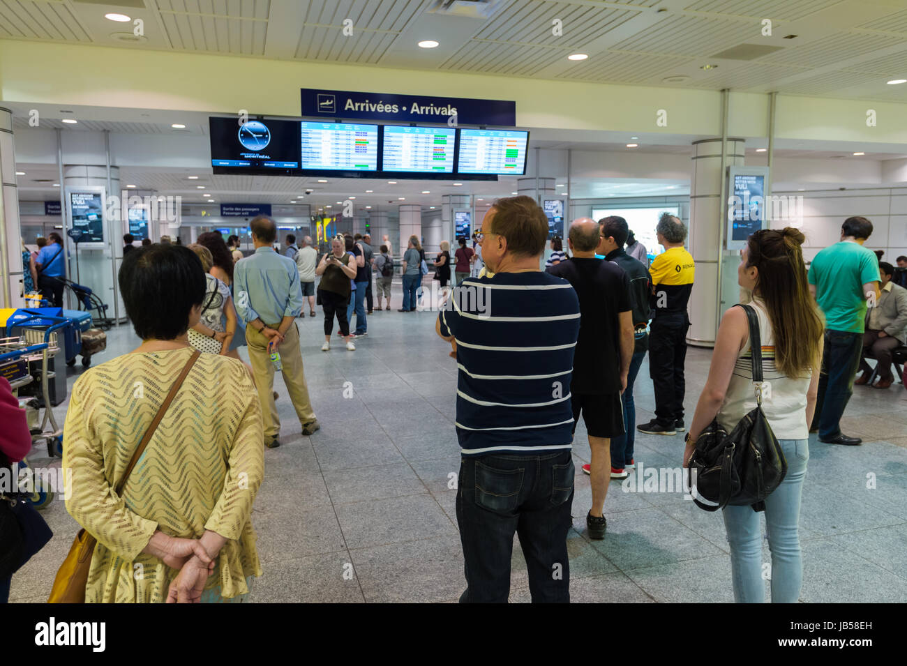 Family and airport and waiting High Resolution Stock Photography and Images - Alamy