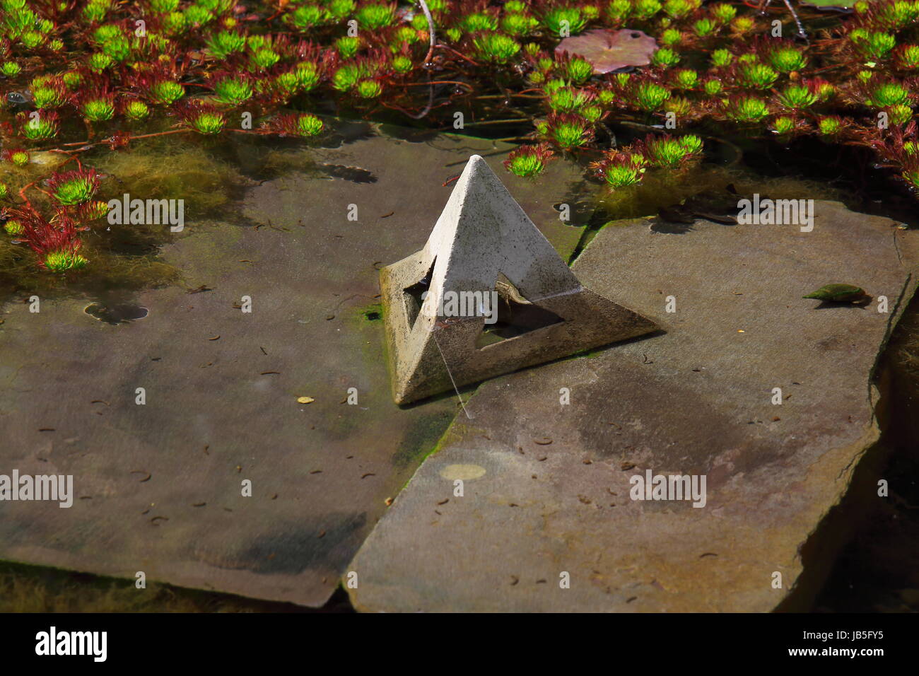 Hollow pyramid hi-res stock photography and images - Alamy