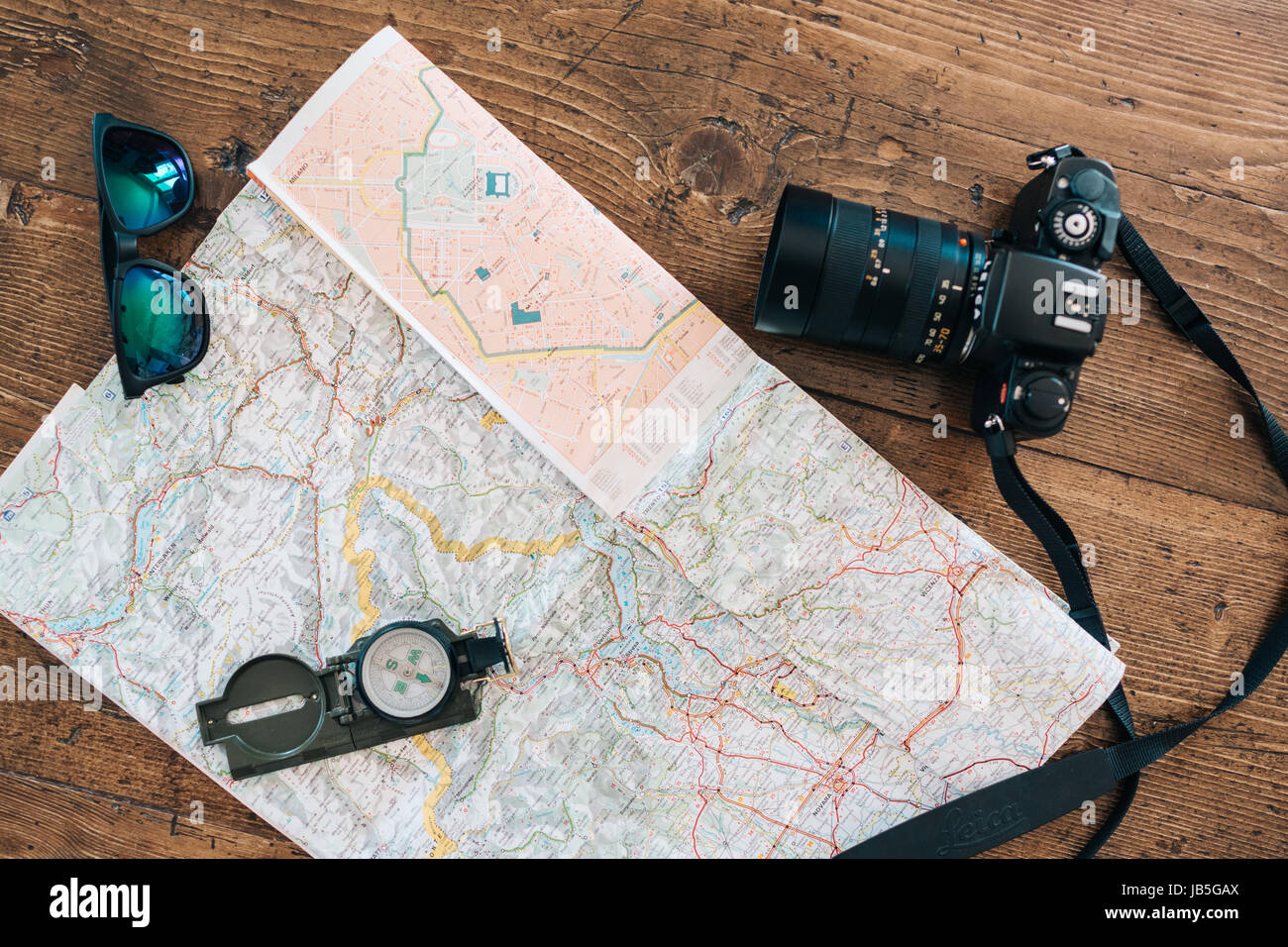 Map table compass hi-res stock photography and images - Alamy