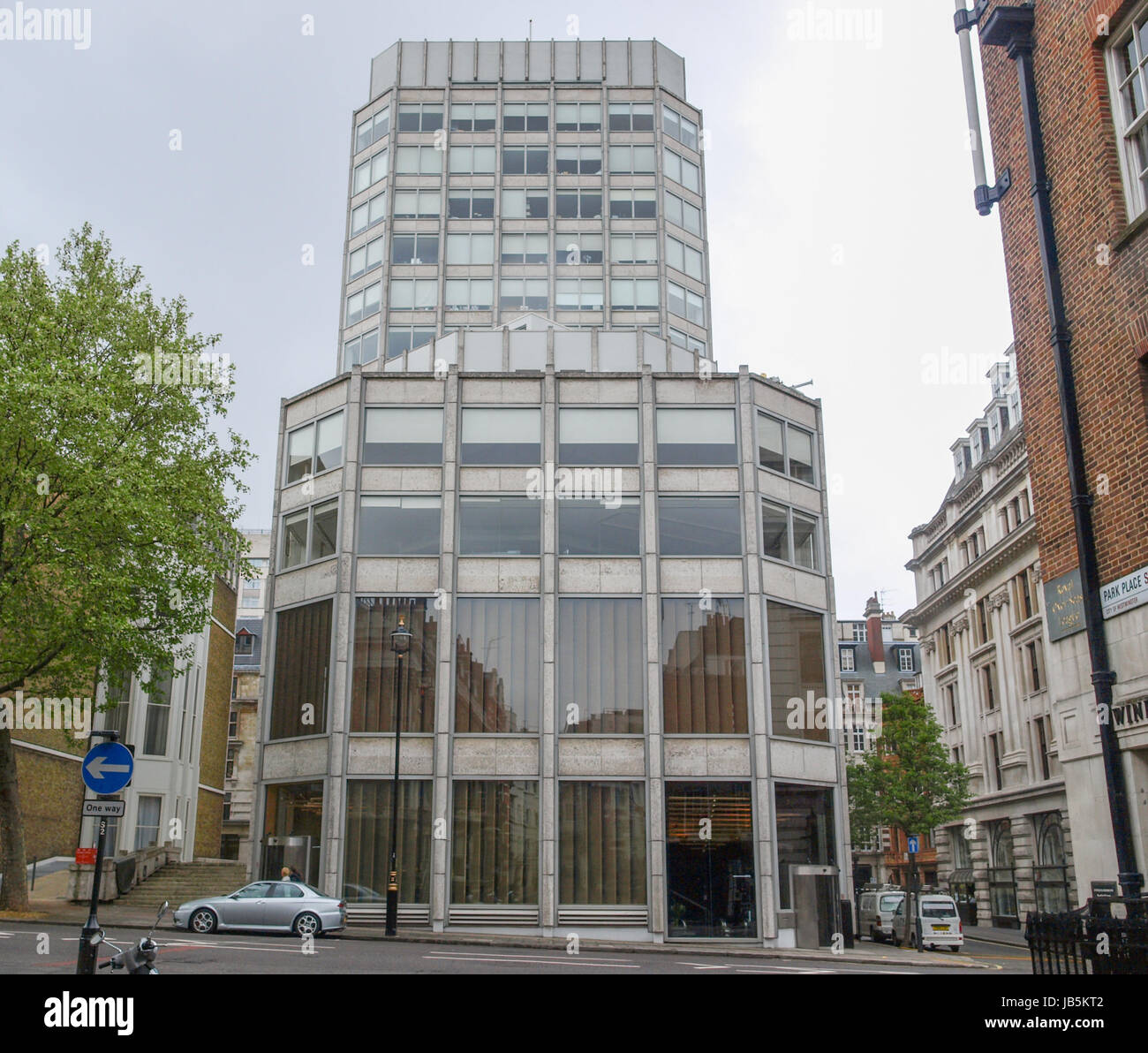 The economist building hi-res stock photography and images - Alamy