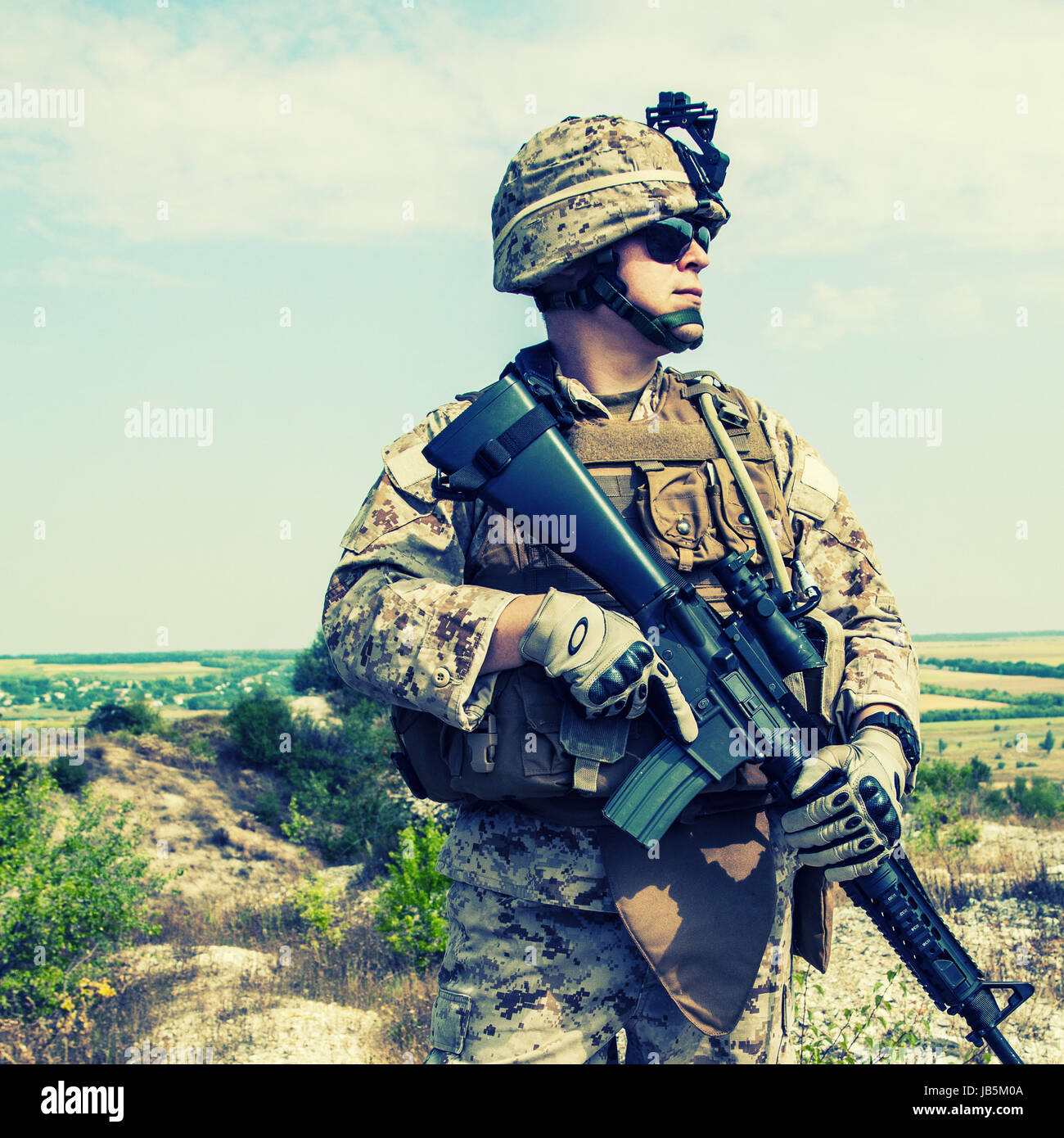 Close-up photo of US marine with his rifle Stock Photo - Alamy