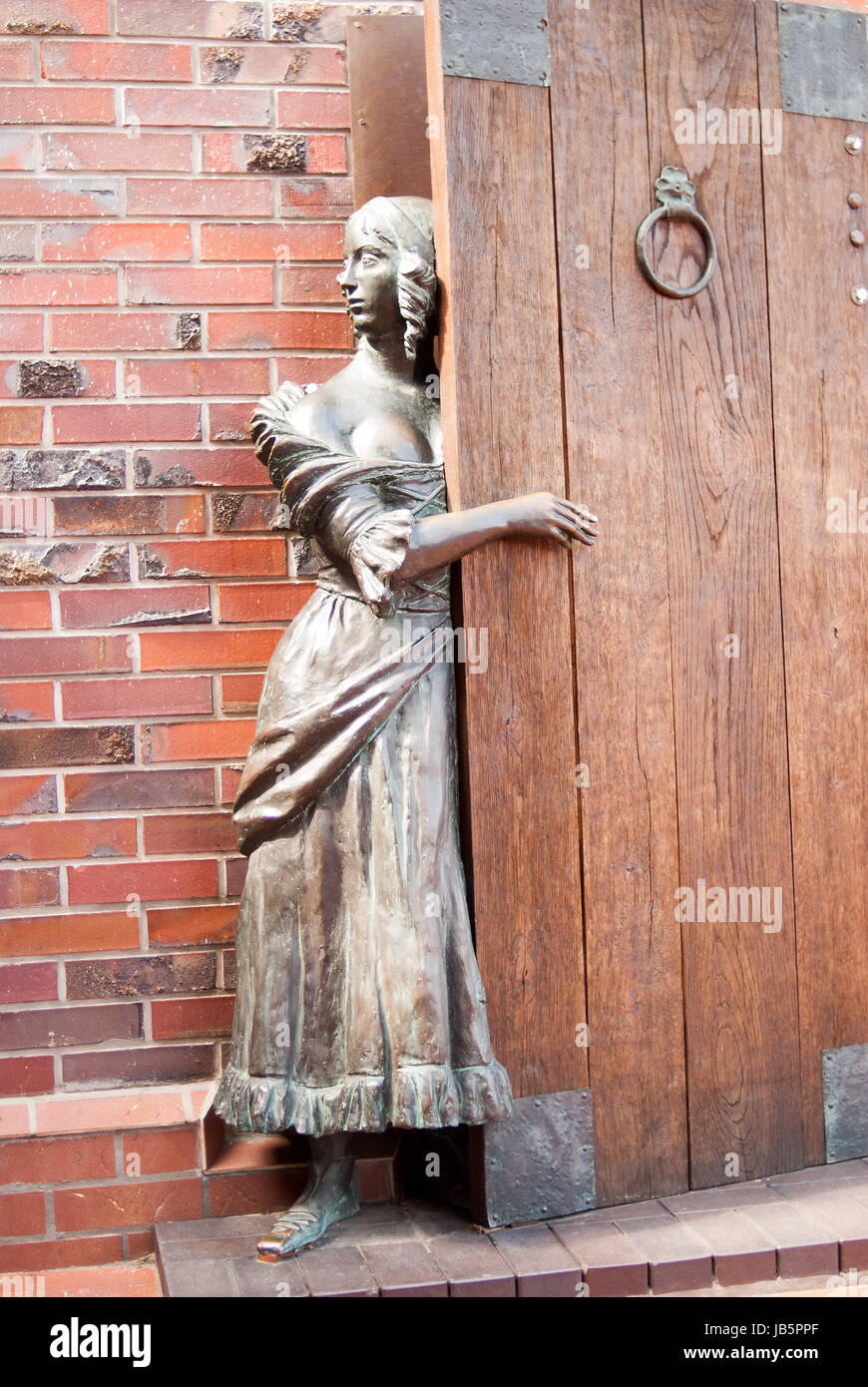 Statue of fisherwoman hi-res stock photography and images - Alamy