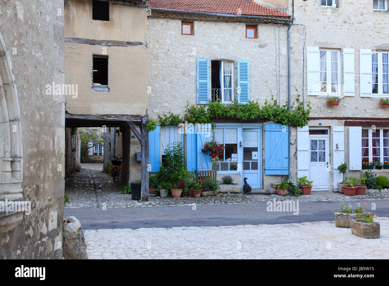 France, Allier (03), Charroux, labellisé Les Plus Beaux Villages de ...