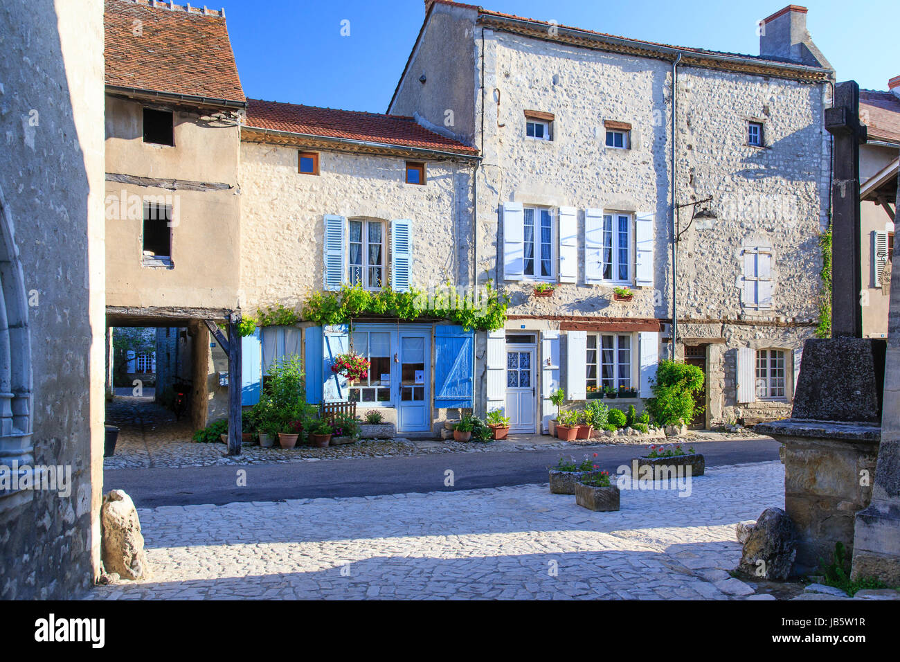 France, Allier (03), Charroux, labellisé Les Plus Beaux Villages de ...