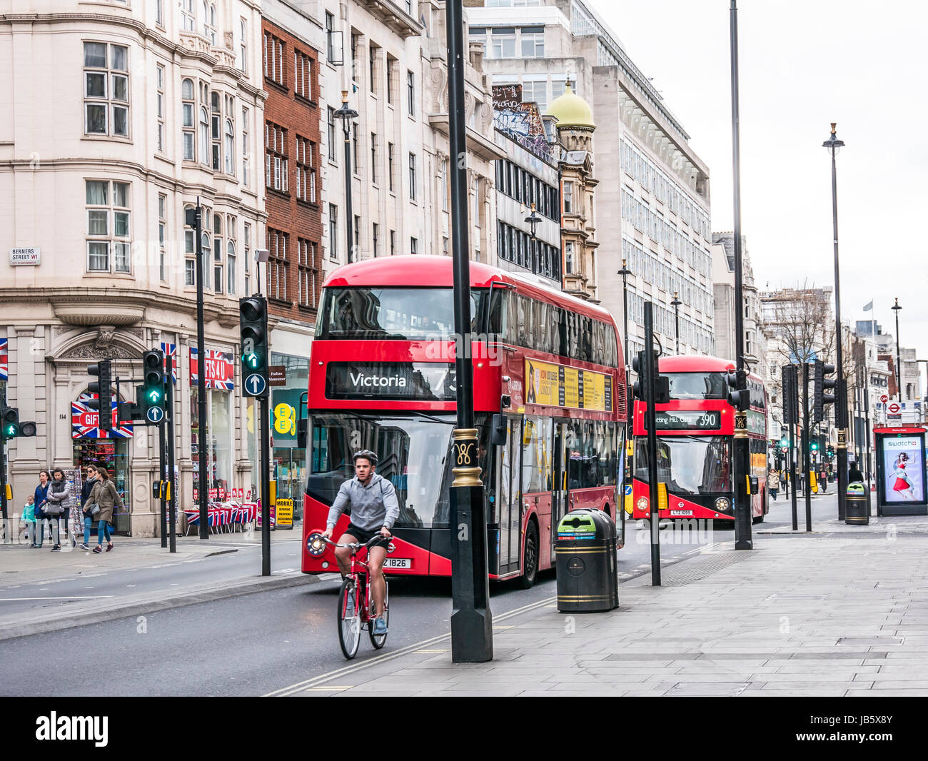 Londons bus hi-res stock photography and images - Alamy