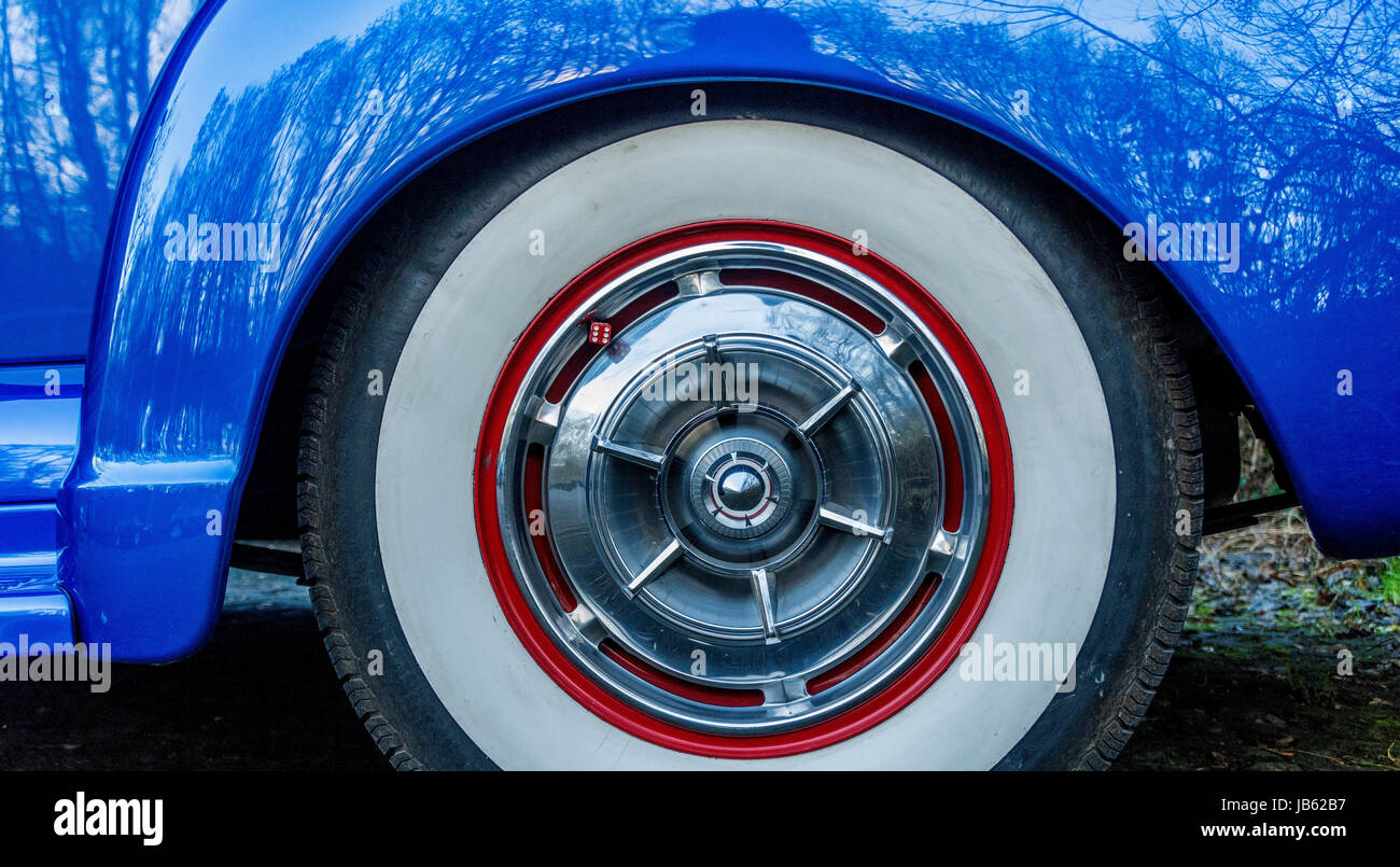 Car rims hi-res stock photography and images - Alamy