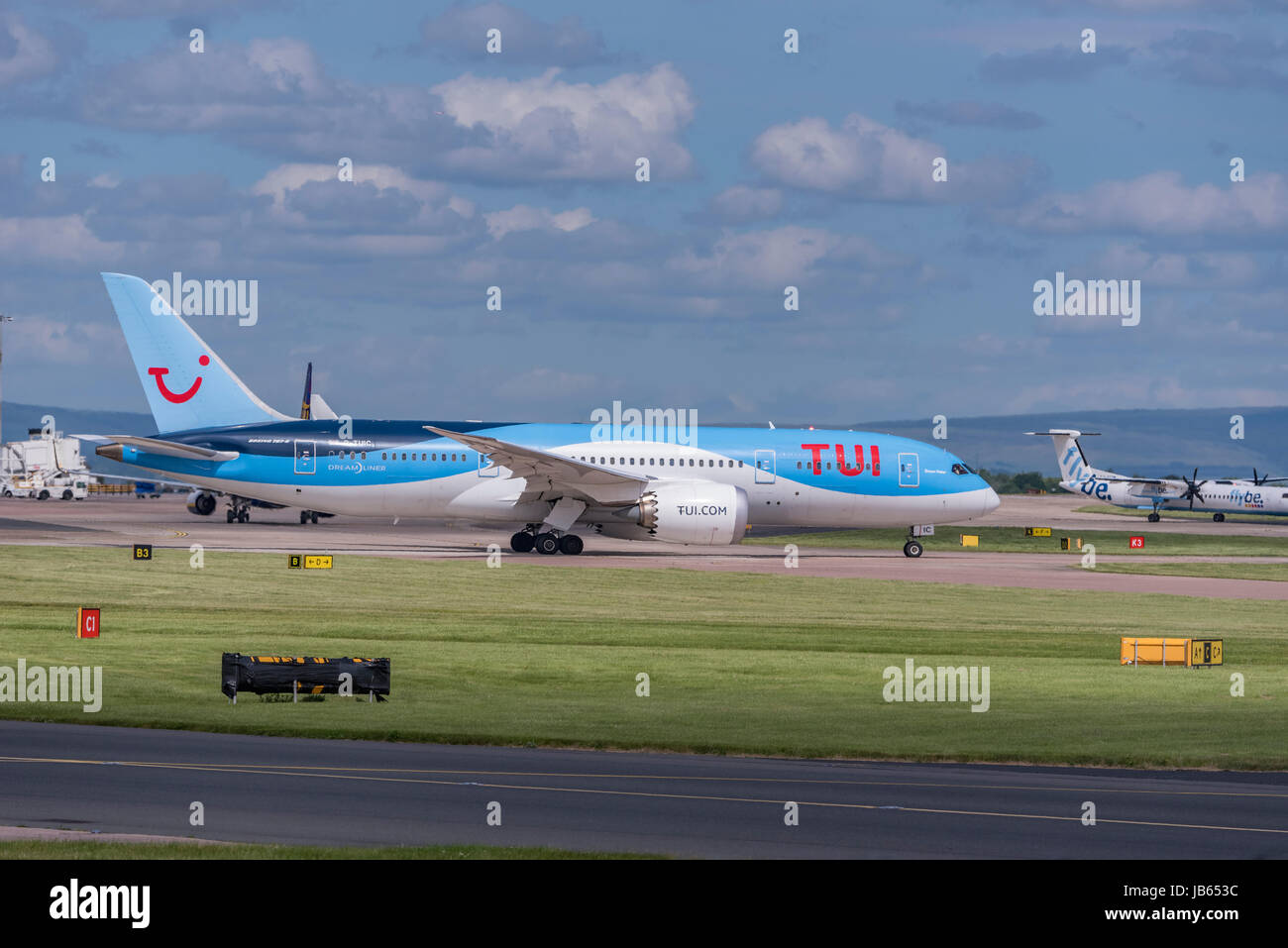 Aircraft Manchester airport Stock Photo - Alamy