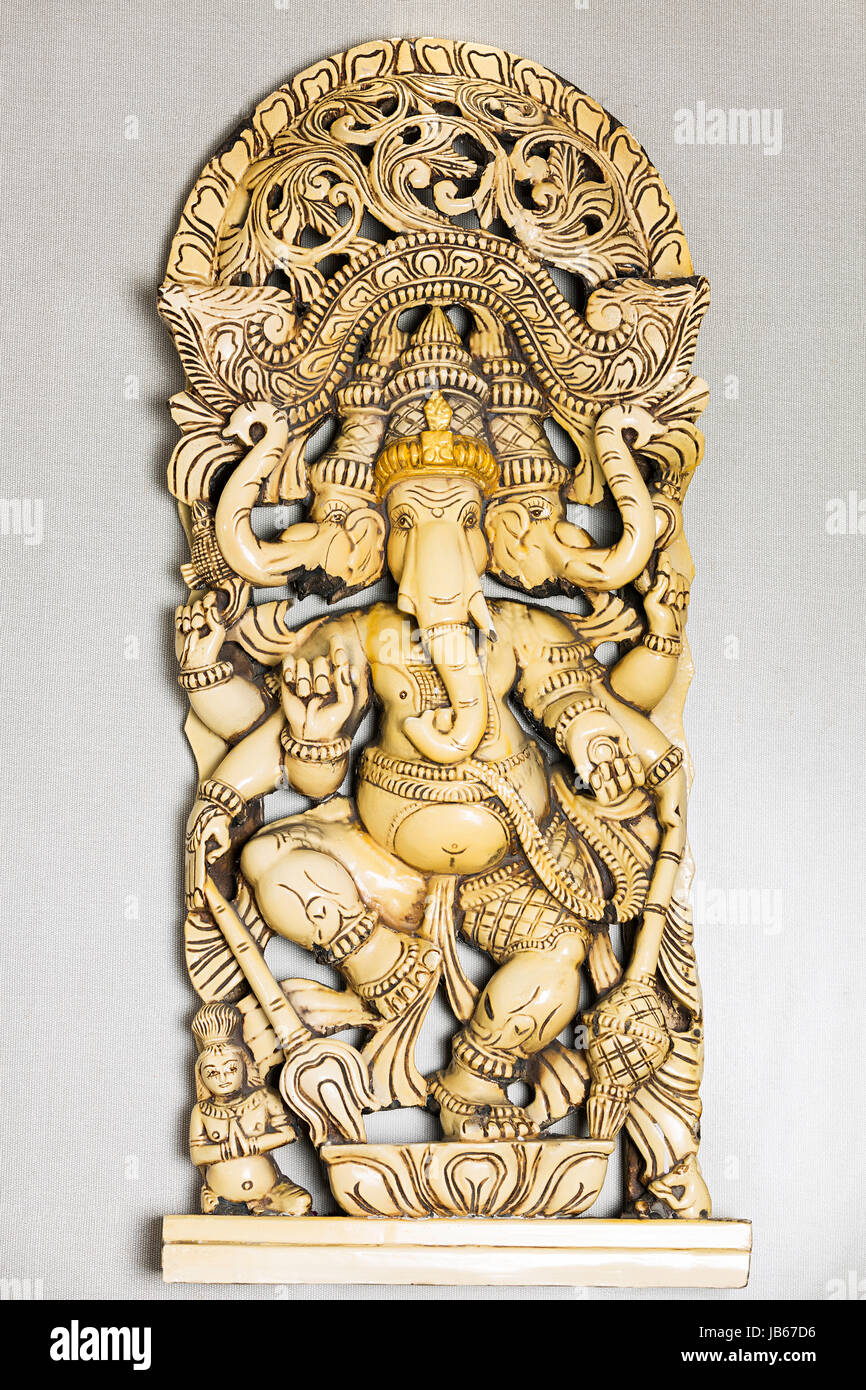 Hinduism statues hi-res stock photography and images - Alamy