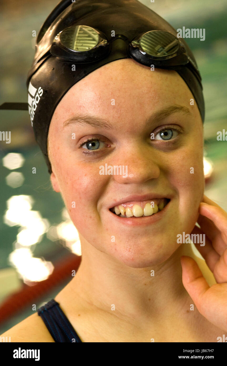 Paralympic swimmer ellie simmonds hi-res stock photography and images ...