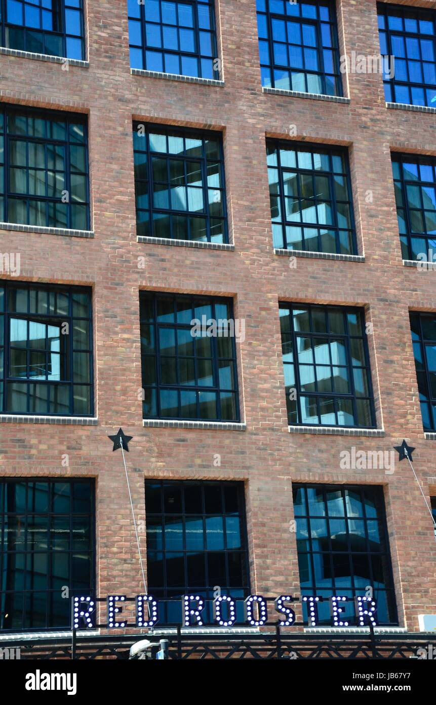 Red rooster bar hi-res stock photography and images - Alamy