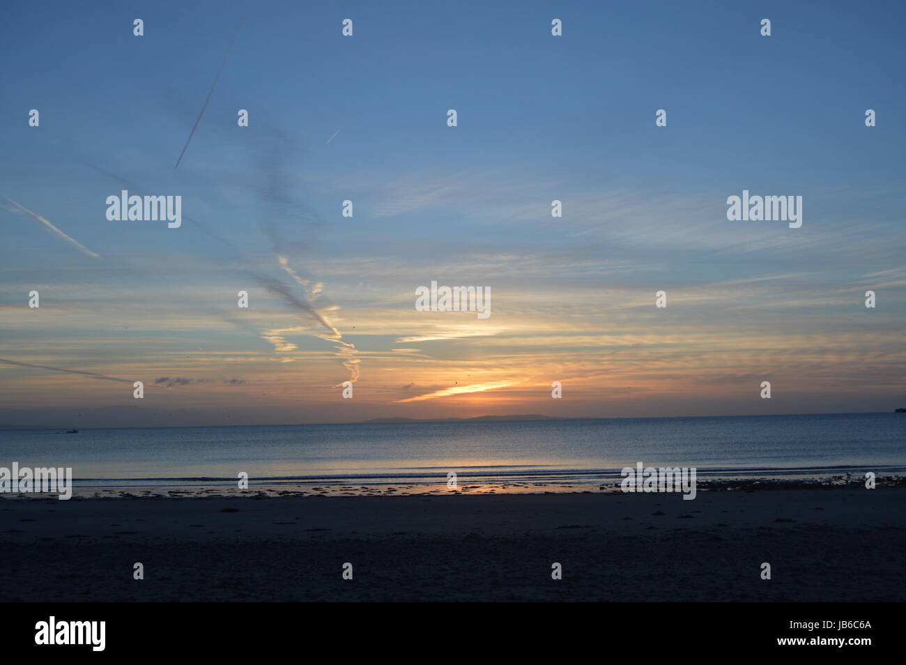 Sunrise, Tenby, Pembrokeshire Stock Photo - Alamy