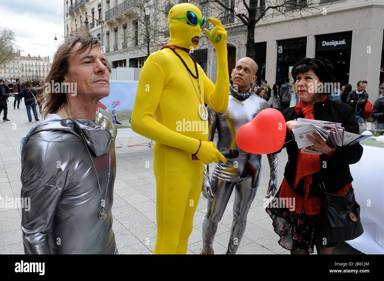 Raelian hi-res stock photography and images - Alamy