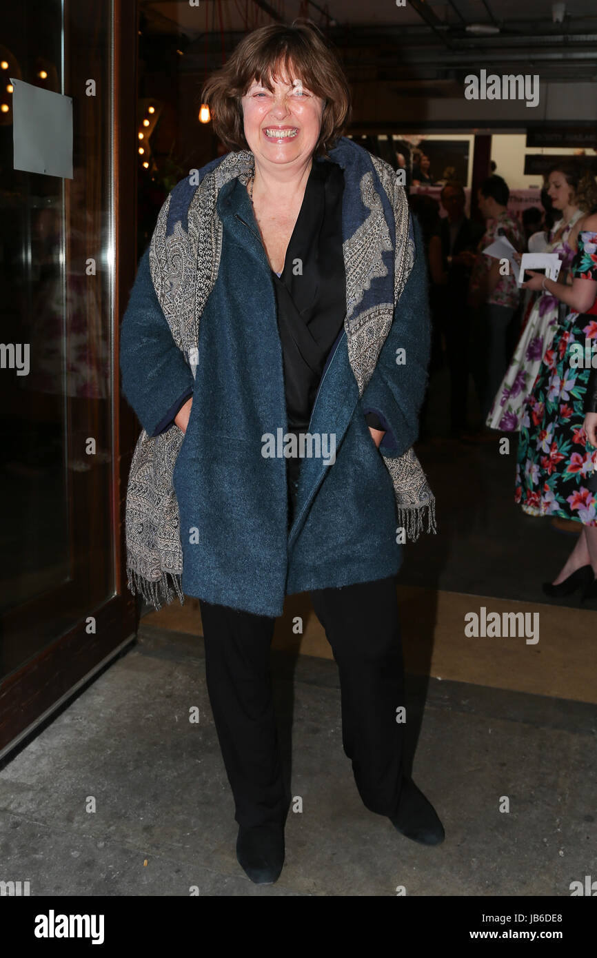 Stars and celebrities arrive for Park Theatre’s VIP 1950s-themed 4th ...