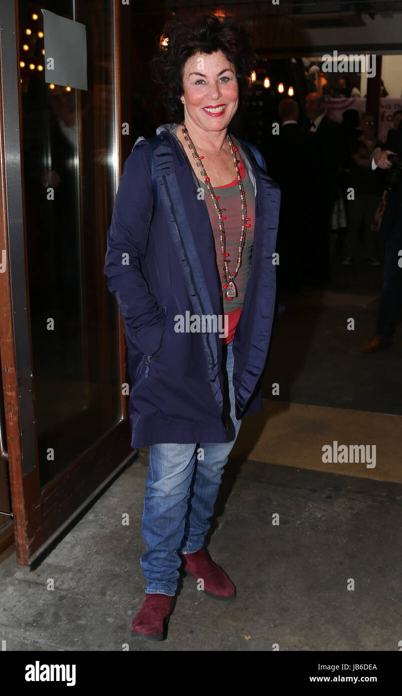 Stars and celebrities arrive for Park Theatre’s VIP 1950s-themed 4th ...