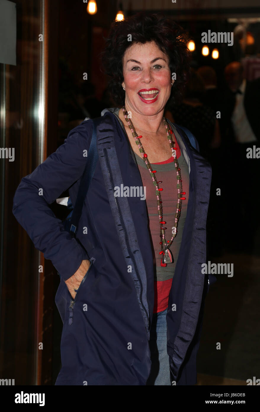 Stars and celebrities arrive for Park Theatre’s VIP 1950s-themed 4th ...