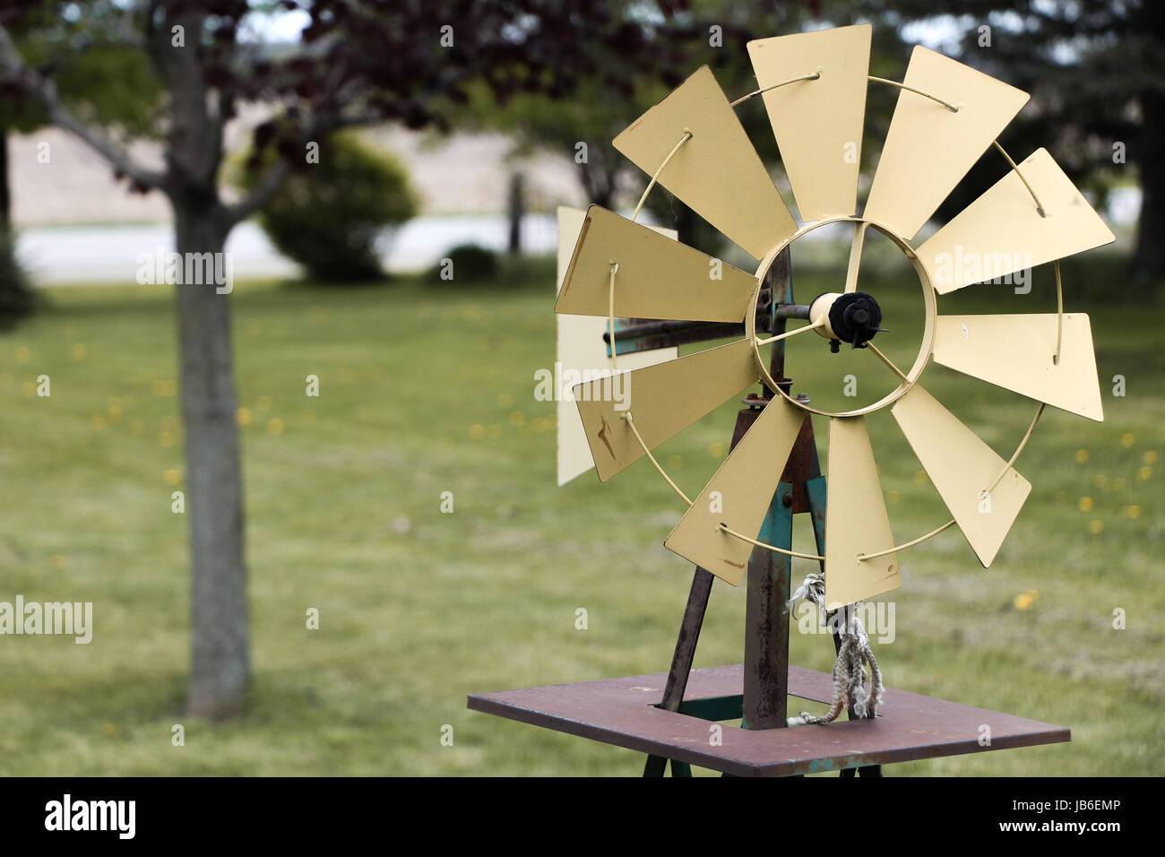 American farm windmill hi-res stock photography and images - Alamy
