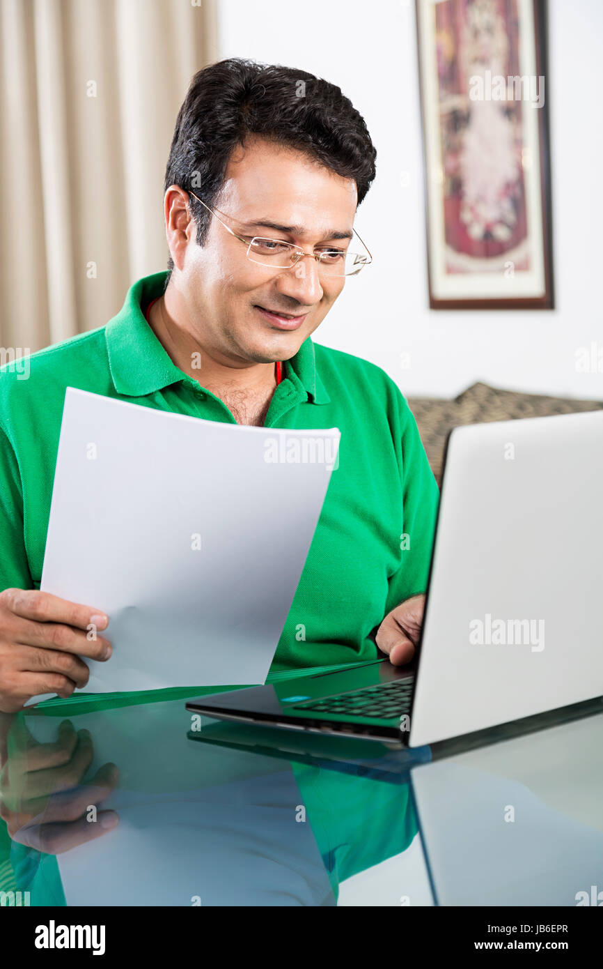 Person reading bill hi-res stock photography and images - Alamy