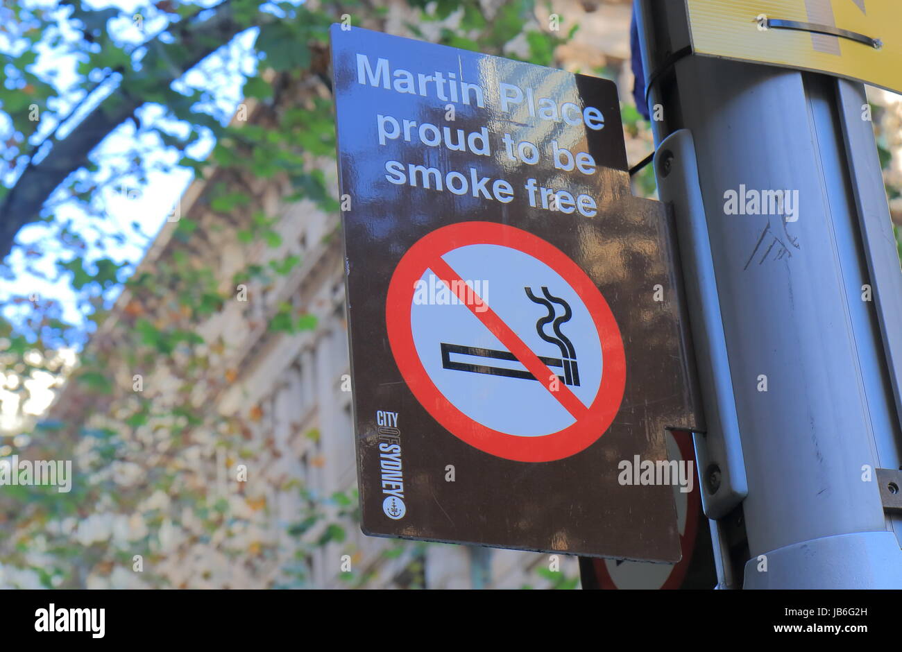 Smoke free sign hi-res stock photography and images - Alamy